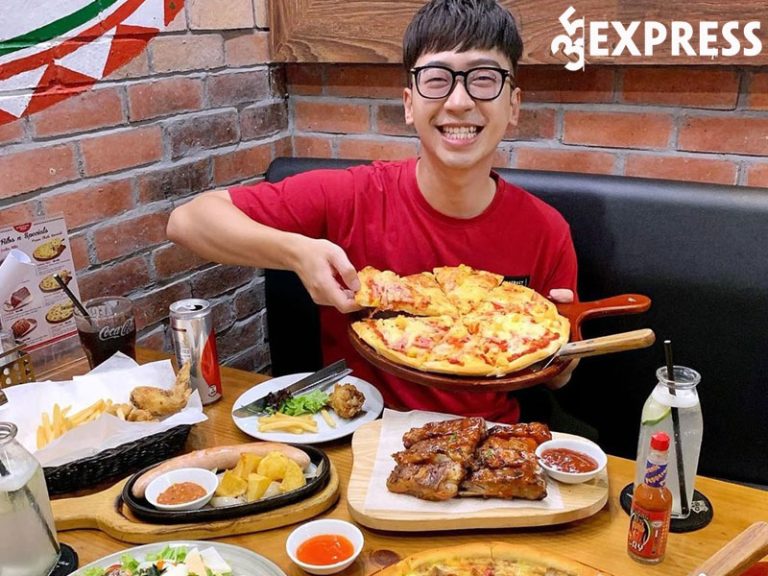 Vlogger Ninh Tito là ai? Bỏ đài truyền hình để theo nghề Food Vlogger