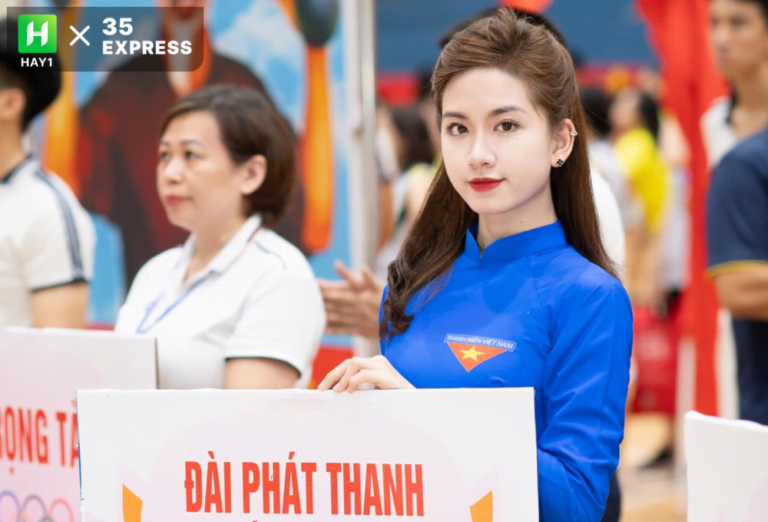 Văn Doanh Nhi là ai? Nhan sắc vạn người mê của Con gái danh thủ Văn Sỹ Thủy